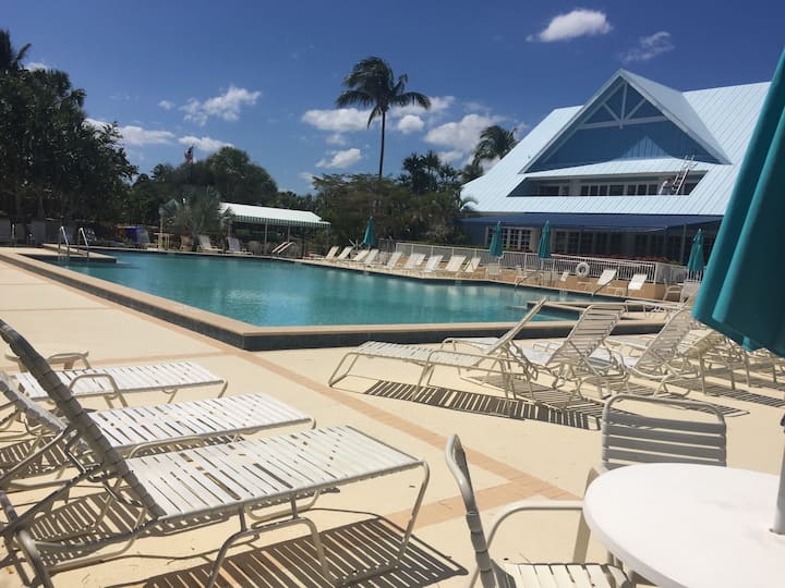 Jupiter Bay Resort - A Bit Of Paradise - Jupiter, FL