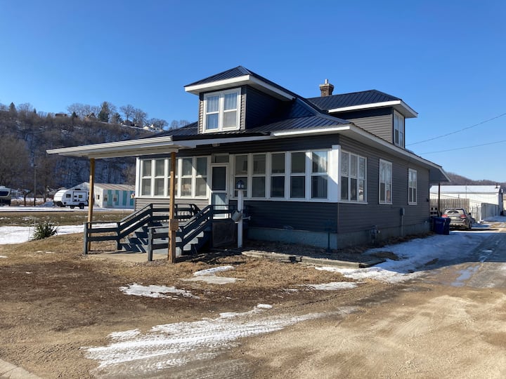 J&k Cottage House # 1 - Nelson Dewey State Park, Cassville