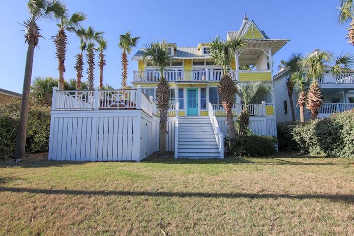 Casa De Las Palmas…
Steps From The Sand - Isle of Palms, SC