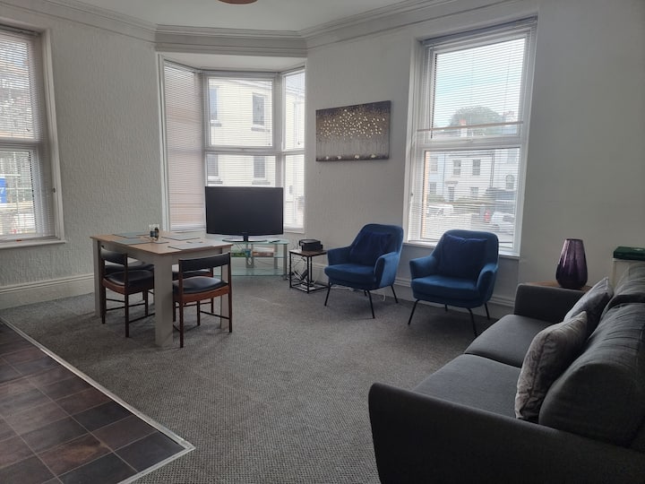 Plymouth Central Spacious Apartment - Plymouth