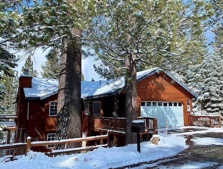 Spacious Charming Getaway Near Heavenly Ac Hot Tub - South Lake Tahoe, CA