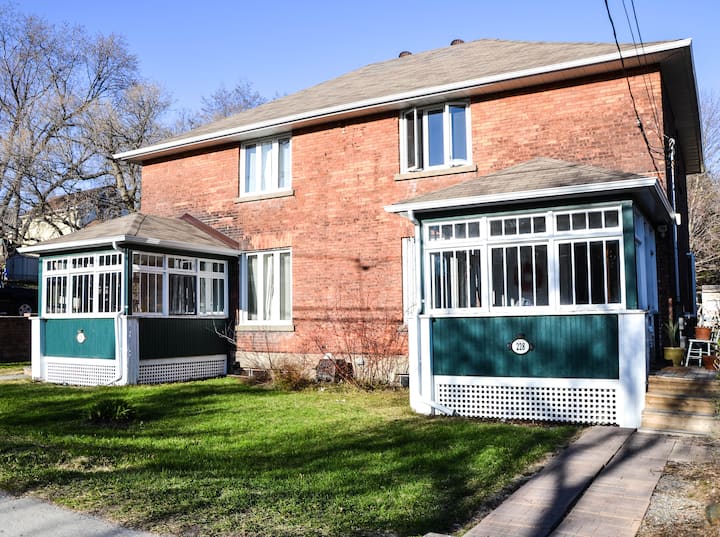 Beautiful Downtown 3 Bedroom Century Home -A - Greater Sudbury