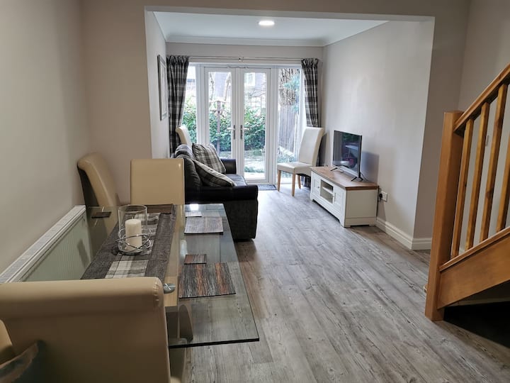 Modern Style Bungalow In A Quiet Villlage - Bury