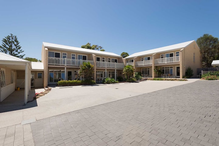 Port Campbell Parkview Luxury 2 Bedroom Apartment - Port Campbell
