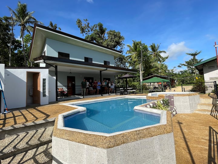 Vacation House with Pool and Garden in Maribojoc - Farm stays for Rent ...