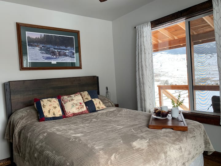 Littletrail Creek Cabins Sleeps 30 In 4 Cabins - Gardiner, MT
