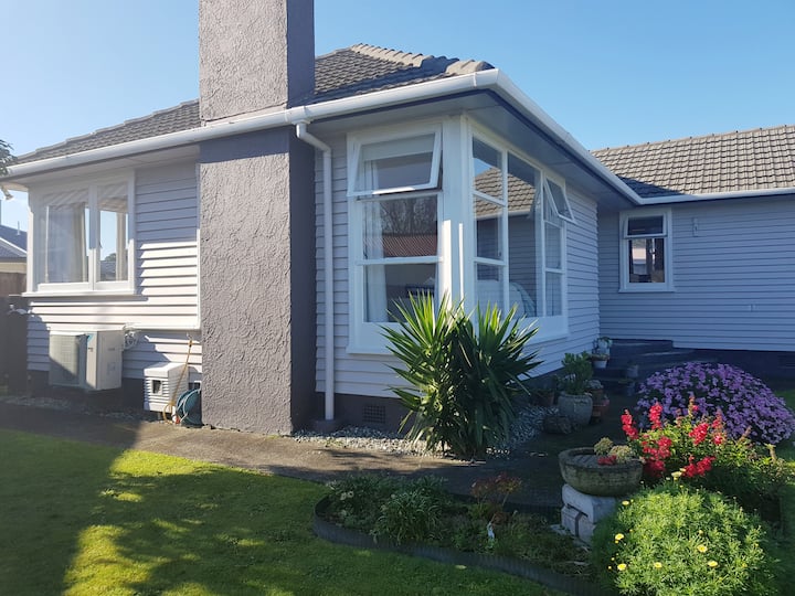 Bright And Sunny In Boulcott - Lower Hutt