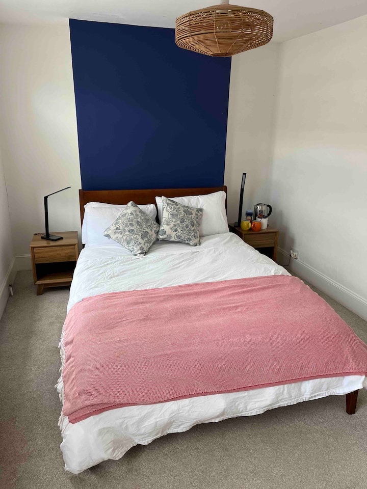 Bright Dble Room/private Bathroom/couples Welcome - Barnes
