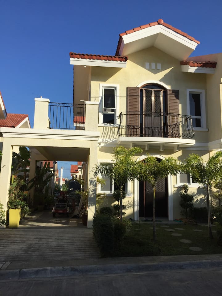 Sally's Inn - Silang