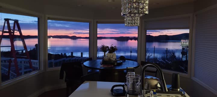 The Ocean Front Treat Suite - Prince Rupert