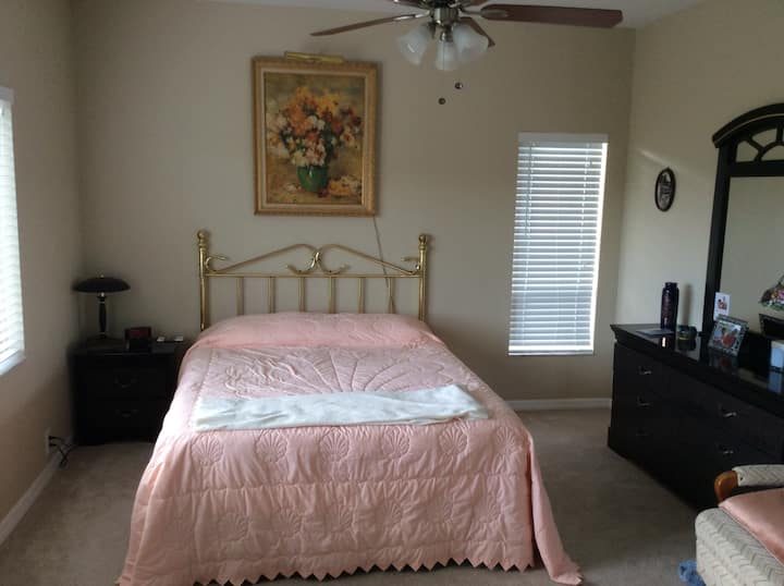 Zephyrhills - Convenient To Tampa And Orlando - Zephyrhills, FL