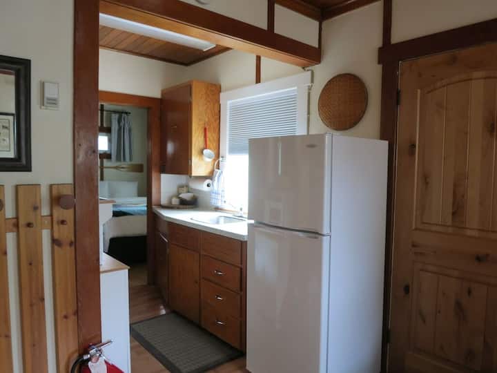 Banff Beaver Cabins - Fox Cabin - Banff