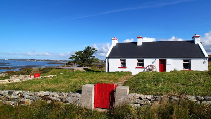 The Sea House, Right By The Ocean, Dungloe - County Donegal, Ireland
