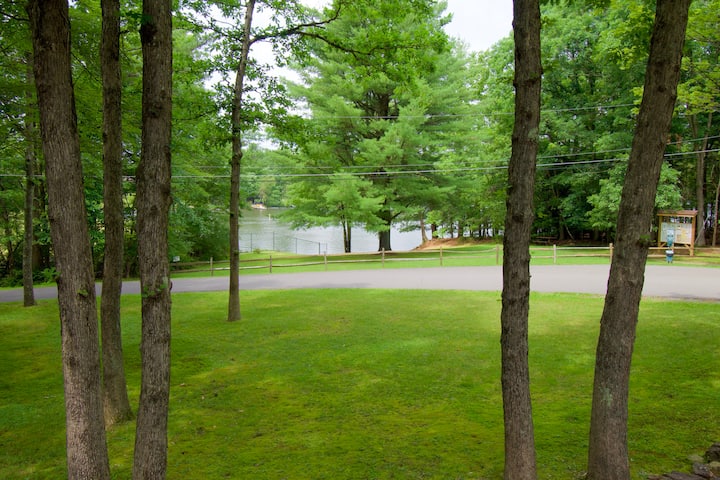 Log Cabin Nestled In The Trees With Lake Views! - Jim Thorpe, PA