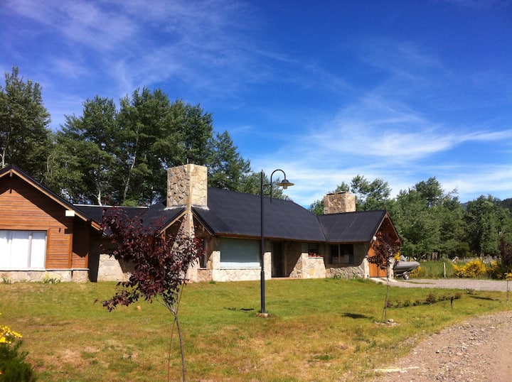 Casa En Barrio Privado. Desayuno Incluido. - San Martin de los Andes