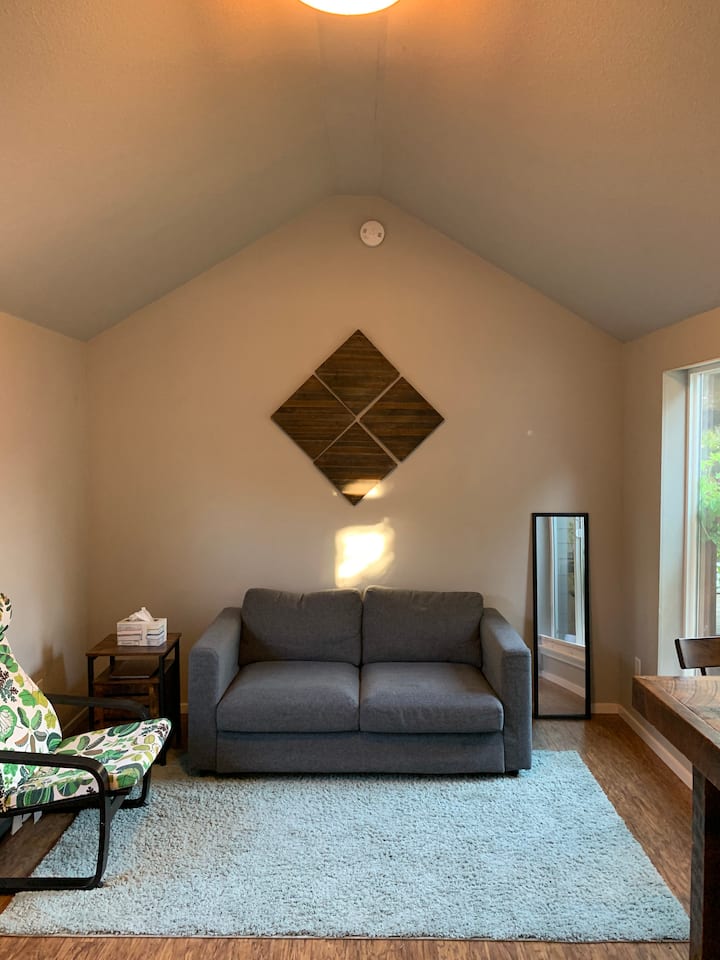 Peaceful Studio Cottage - Portland, OR