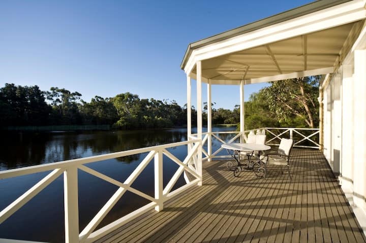 Woodman Estate Lakeside Chalets - Mount Martha