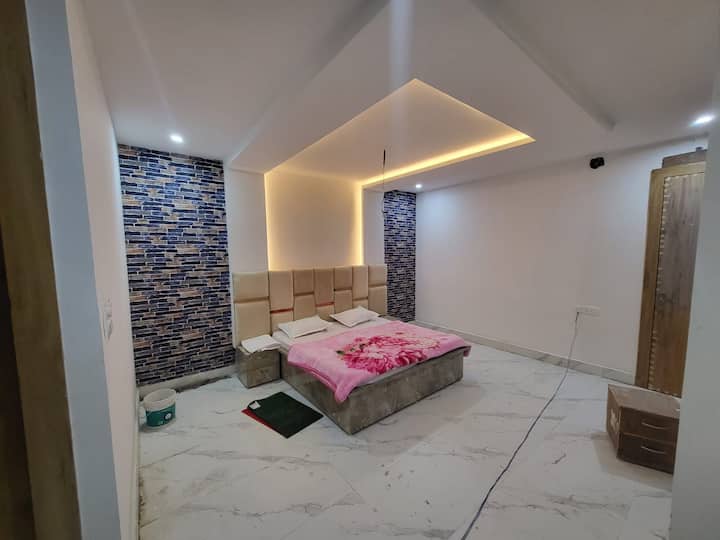 Welcome To Crown Stays - Jammu