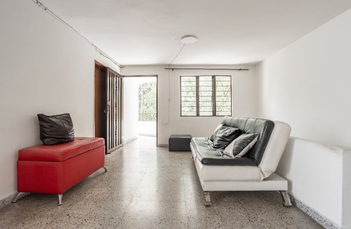 Habitación Medellín Cerca Del Metroplús - コロンビー メデジン