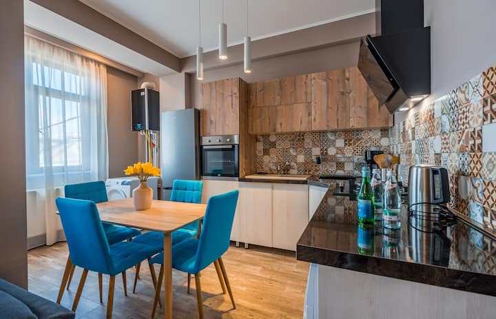 Spacious 75m² Flat Near Old City - 2 Br - Tbilisi