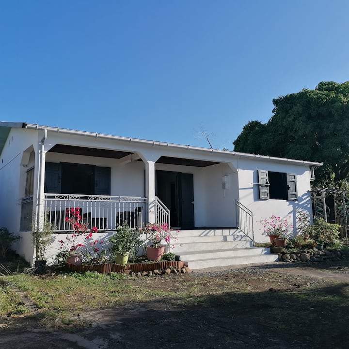 Maison éQuipée Climatisée Avec Jardin Parking. - Saint Pierre