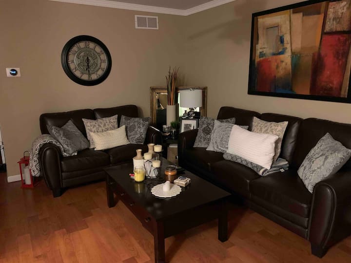 Private Room In Beautiful Brewers Hill Townhome. - Milwaukee, WI