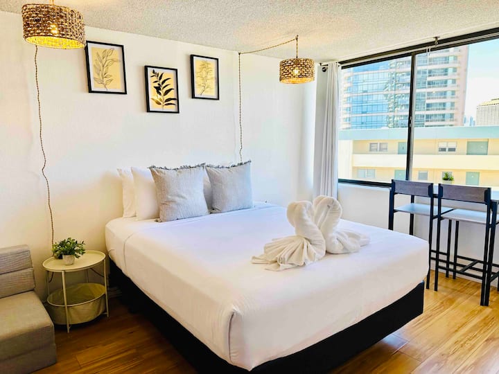 Aloha Waikīkī Cozy Discounted Beach Studio Getaway - Honolulu
