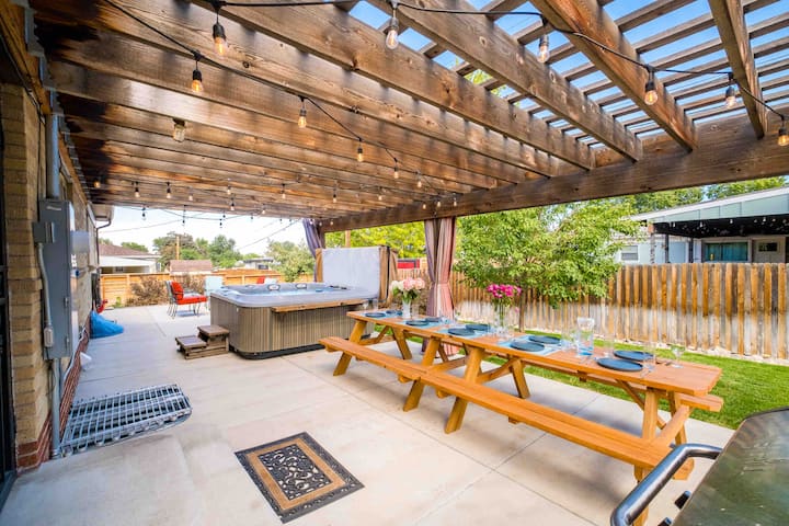 Hot Tub, 8 Beds, Billiards, Game Garage, Steam Rm - Denver, CO