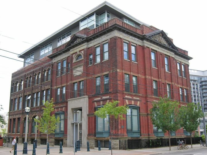 Authentic Century Old Downtown Loft - Toronto
