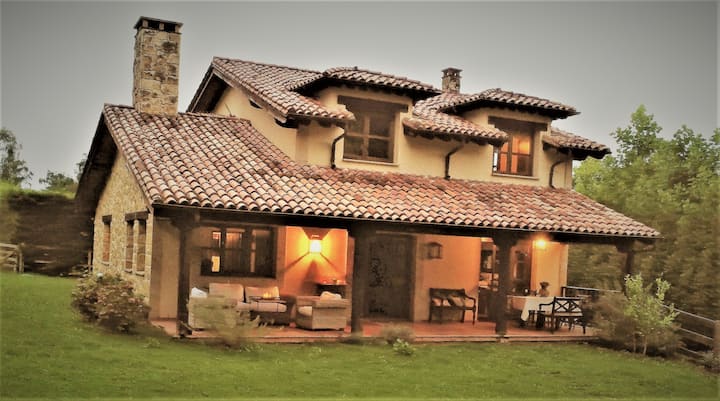 Charming House In Llanes, Asturias - Llanes