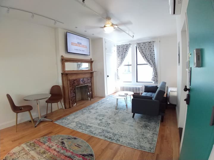 Columbia University Xl Studio With Balcony 2 - Edgewater, NJ