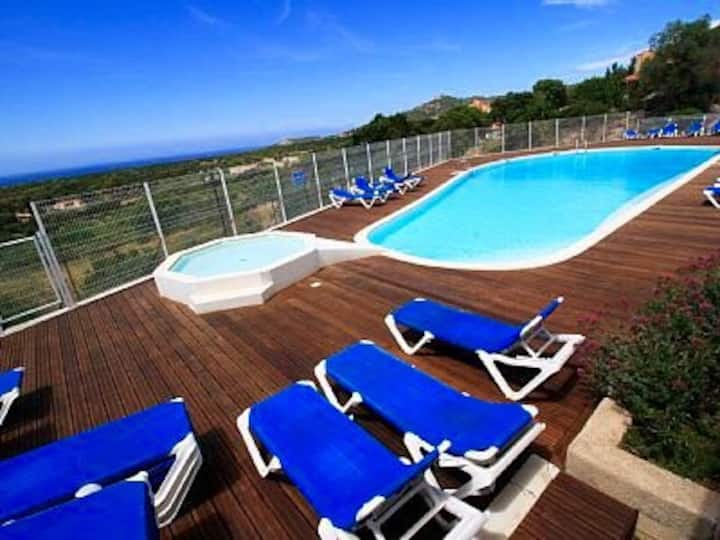 Vue Mer Sur La Baie  De Calvi Et  Montage Piscine - Lumio