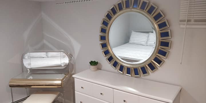 Peaceful 2-bedroom In Bay Shore - Long Island, NY