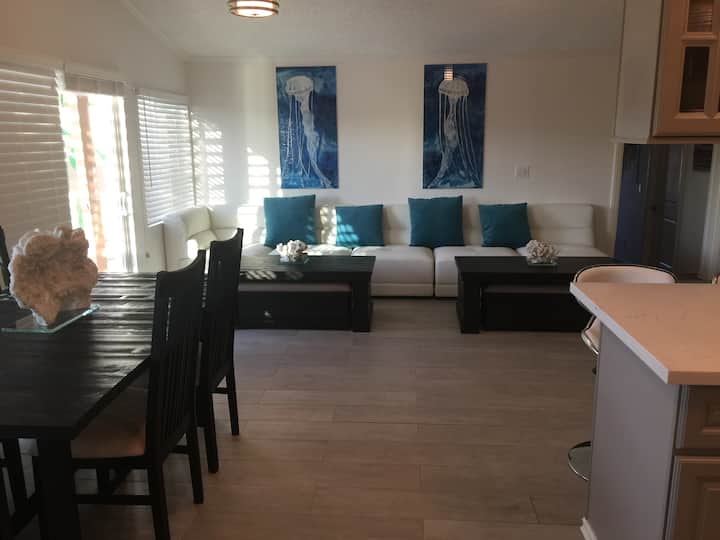 Garden Of Eden Vacation Home - Palm Desert, CA