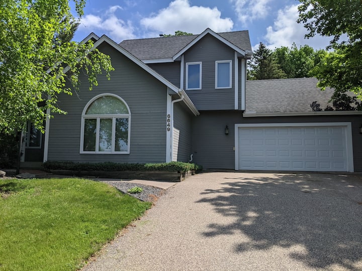 Eden Prairie Escape *Spacious Home, Quiet And Safe - Lake Ann, Chanhassen