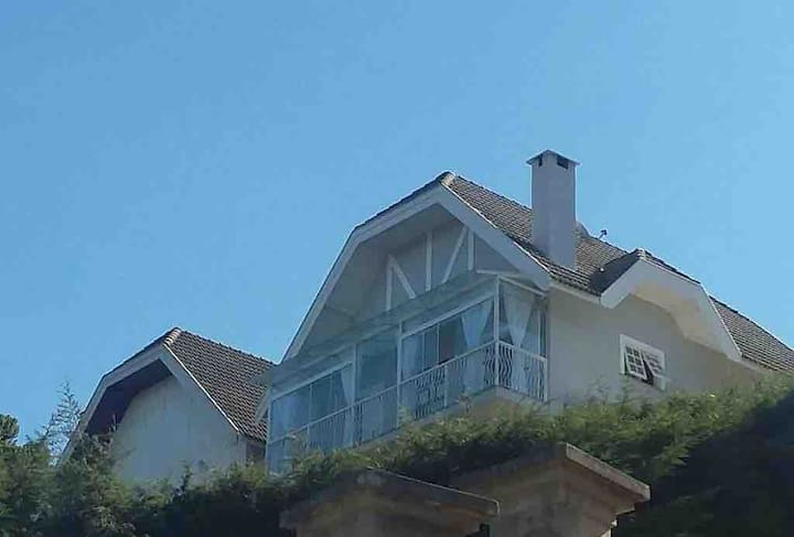 Casa Confortável Com Linda Vista - Campos do Jordão