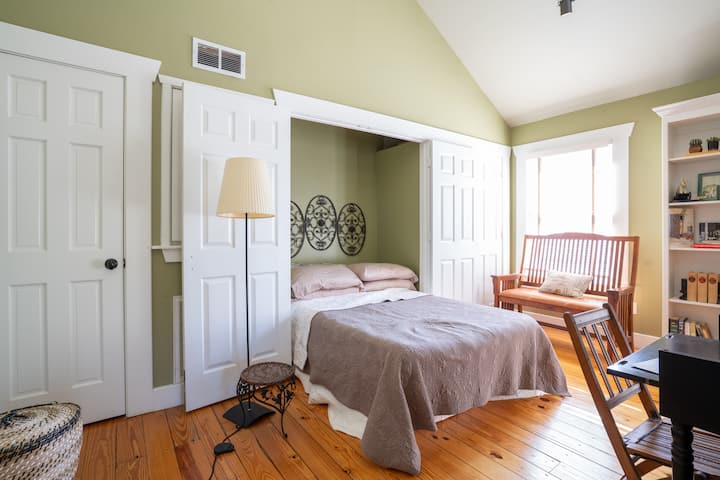 Monarchs And Music Woodland Heights Garage Apt - Kashmere Gardens - Houston