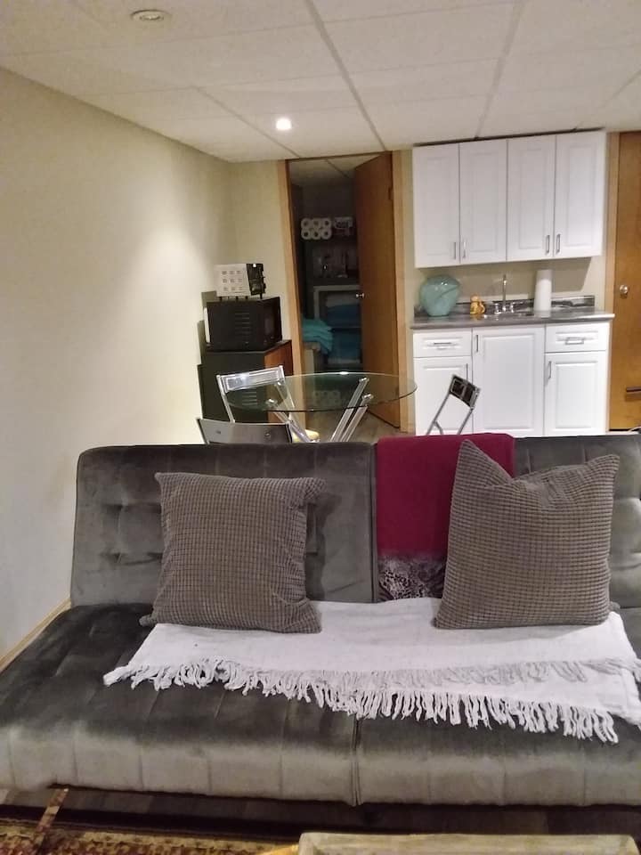 Basement Suite, Quiet Location, Min. 30+ Day Stay! - Winnipeg