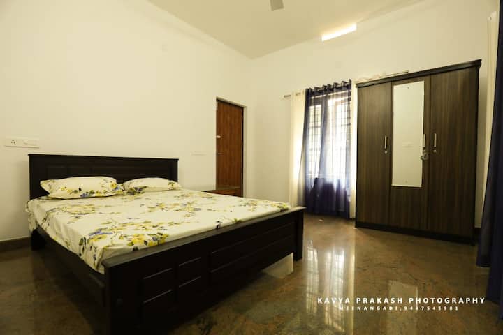 Calm Clean, Peaceful Homestay Amidst Tourist Spots - Kerala