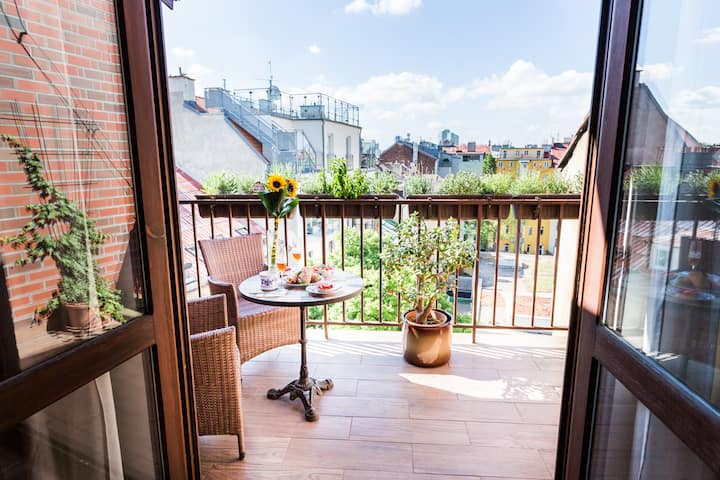 Romantic Attic Apartment With Ac+ Spacious Terrace - Praga