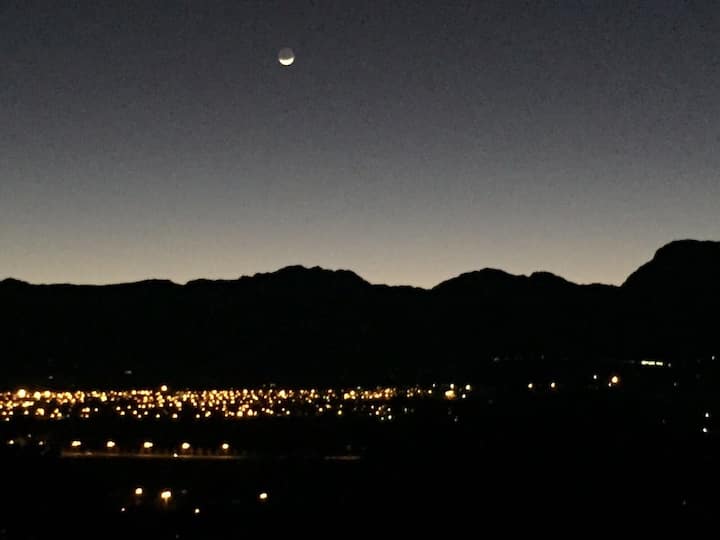 Relax With Magnificent Views. - Paarl