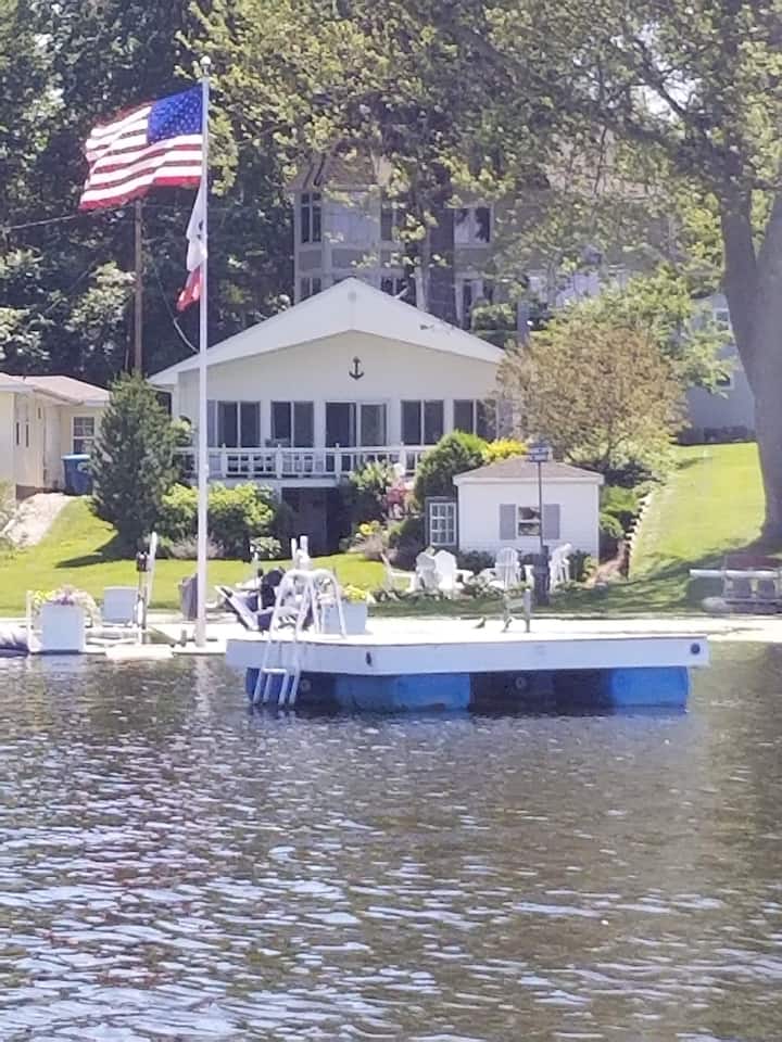 Waterfront Cottage On Spring Lake - Grand Haven, MI