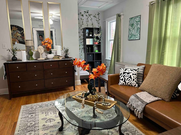 Chic Madison Parkview - Albany, NY