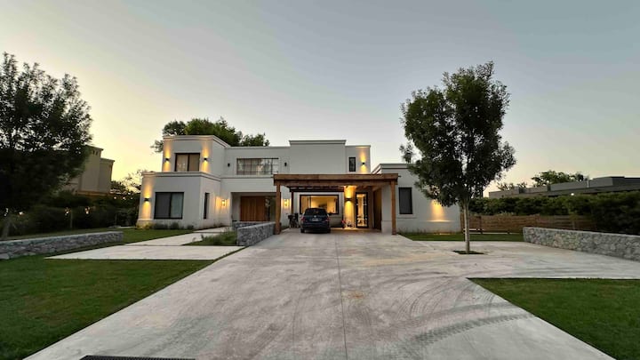 Casa Para Disfrutar Y Relajar Con Vista A Laguna - Luján