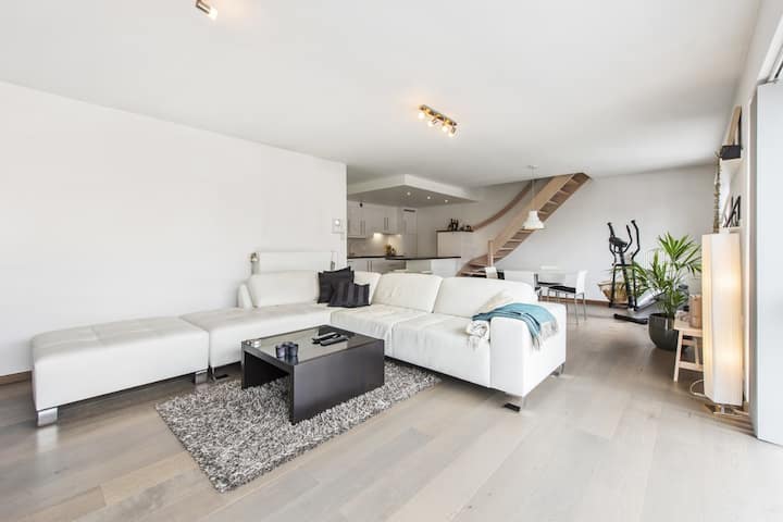 Beautiful Large Duplex Apartment - Izegem