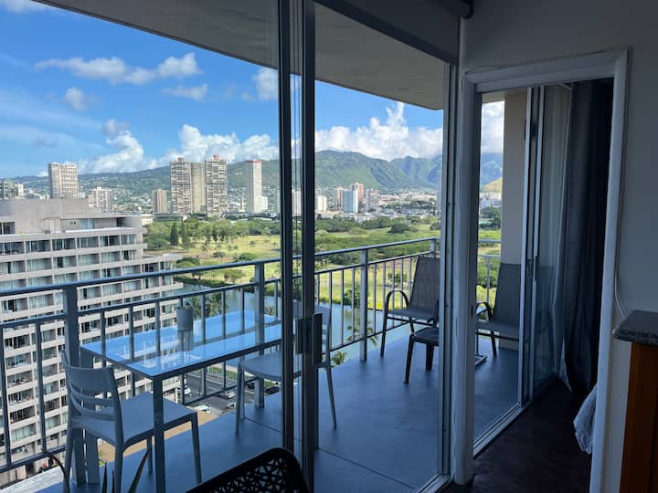 Views: Ocean,mtn-17th Fl Glass Corner-free Parking - Hawaii