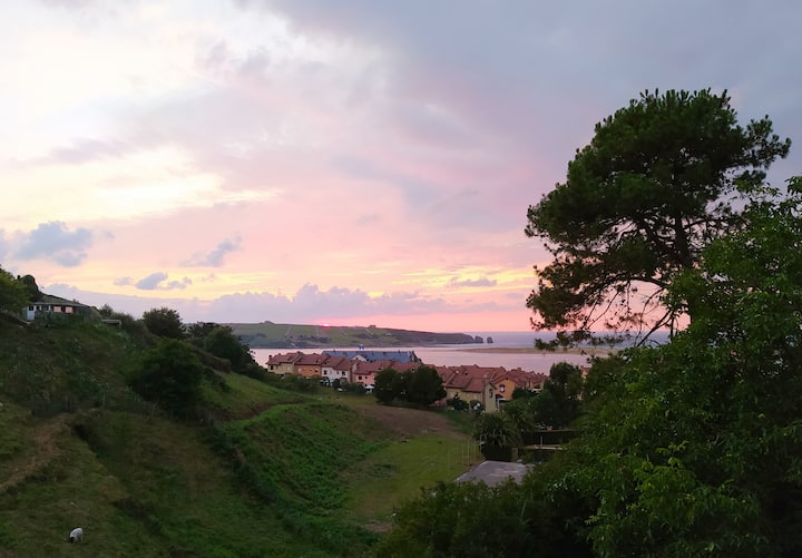 La Hora Azul - Santa Cruz de Bezana