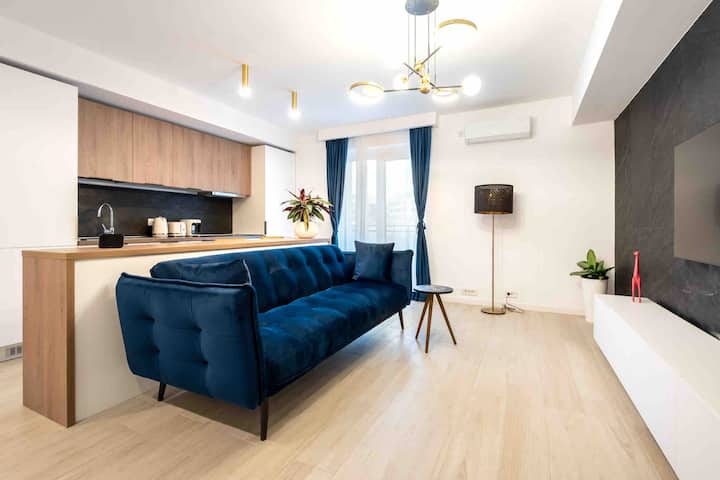 Blue Velvet - Bucharest