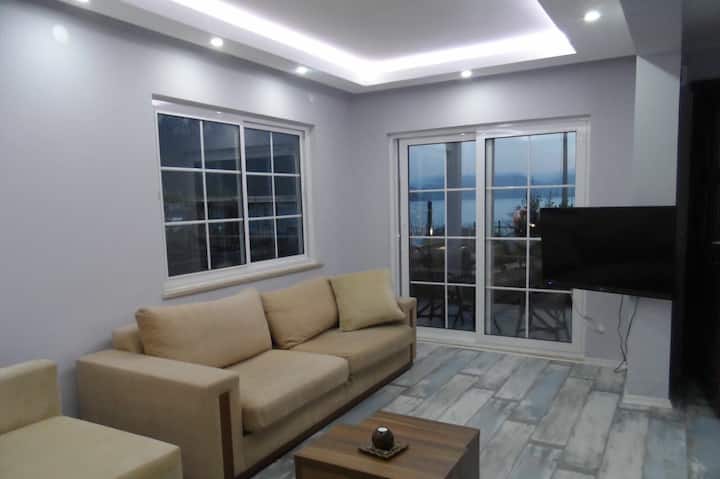 Denize Sıfır Bahçe Girişli Daire 2+1 - Selimiye