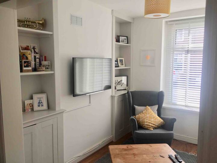 2 Bed City Centre House - Cardiff